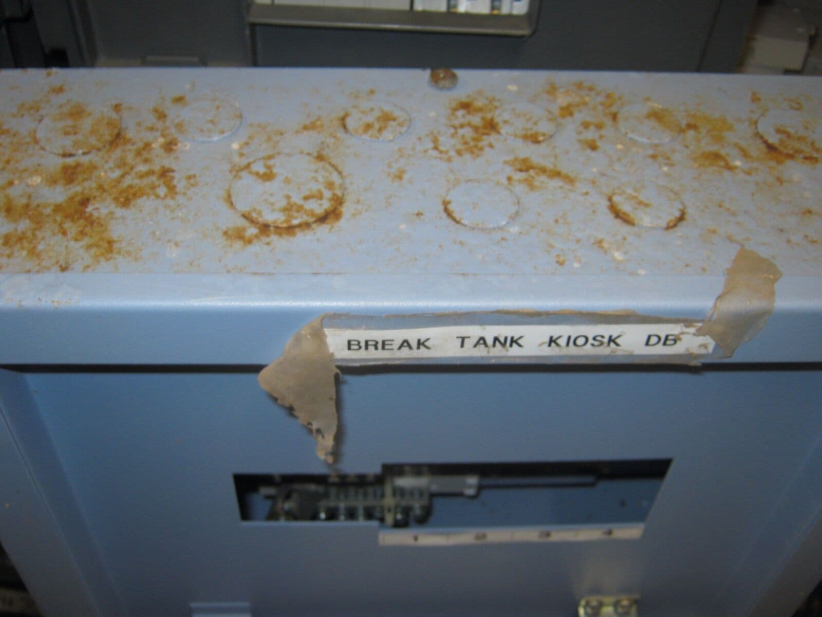 FEDERAL ELECTRIC 4 WAY FD4 125 AMP MAX DISTRIBUTION BOARD