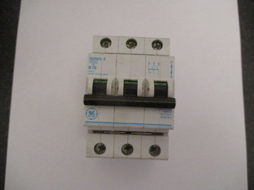 GE SERIES E B16 16 AMP V/099-014316 628132 6KA TRIPLE POLE MCB CIRCUIT ...