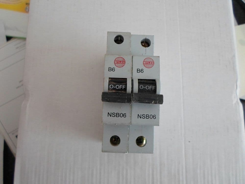 JOB LOT OF 4 X WYLEX NSB06 6 AMP SINGLE POLE MCB CIRCUIT BREAKERS