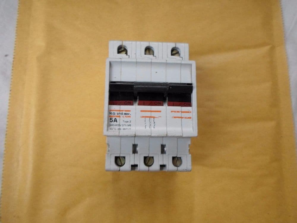 LEGRAND 5A 5 AMP TYPE 2 TRIPLE POLE MCB CIRCUIT BREAKER