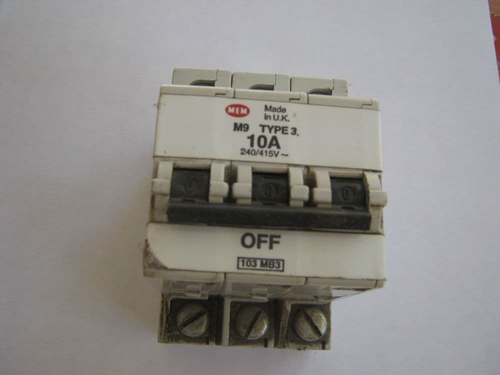 MEM EATON 103MB3 10 AMP M9 TYPE 3 TRIPLE POLE MCB CIRCUIT BREAKER