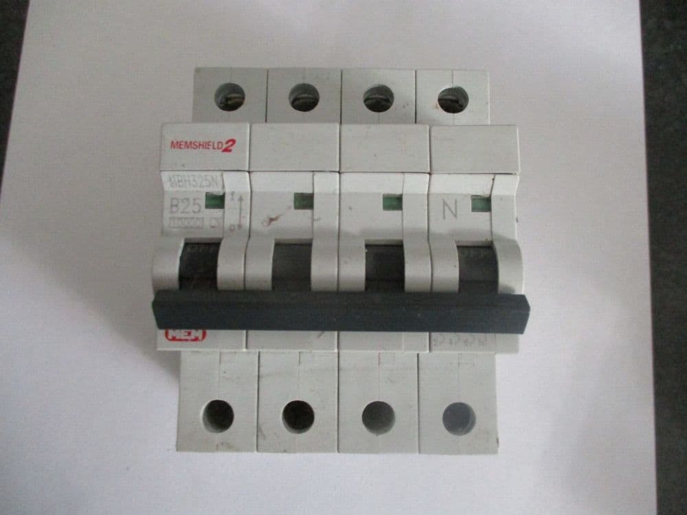MEM EATON MBH325N B25 25 AMP 10KA TRIPLE POLE N MCB CIRCUIT BREAKER