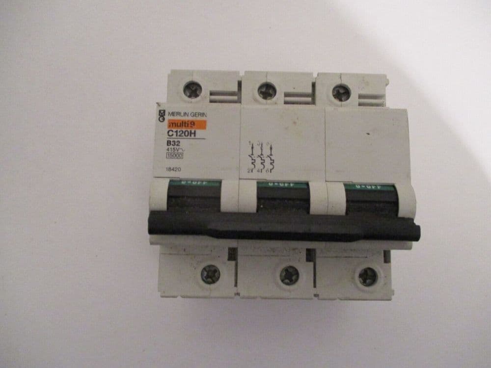 MERLIN GERIN C120H B32 32 AMP 18420 15KA TRIPLE POLE MCB CIRCUIT BREAKER