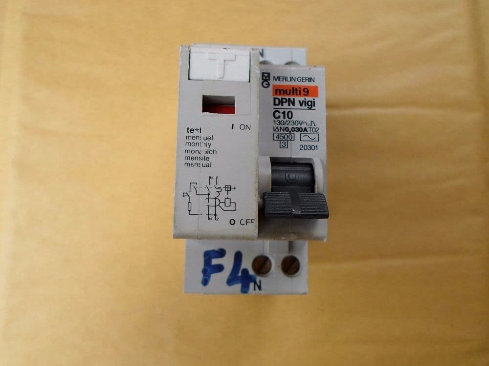 MERLIN GERIN DPN VIGI C10 10 AMP 30 mA 20301 RCD CIRCUIT BREAKER