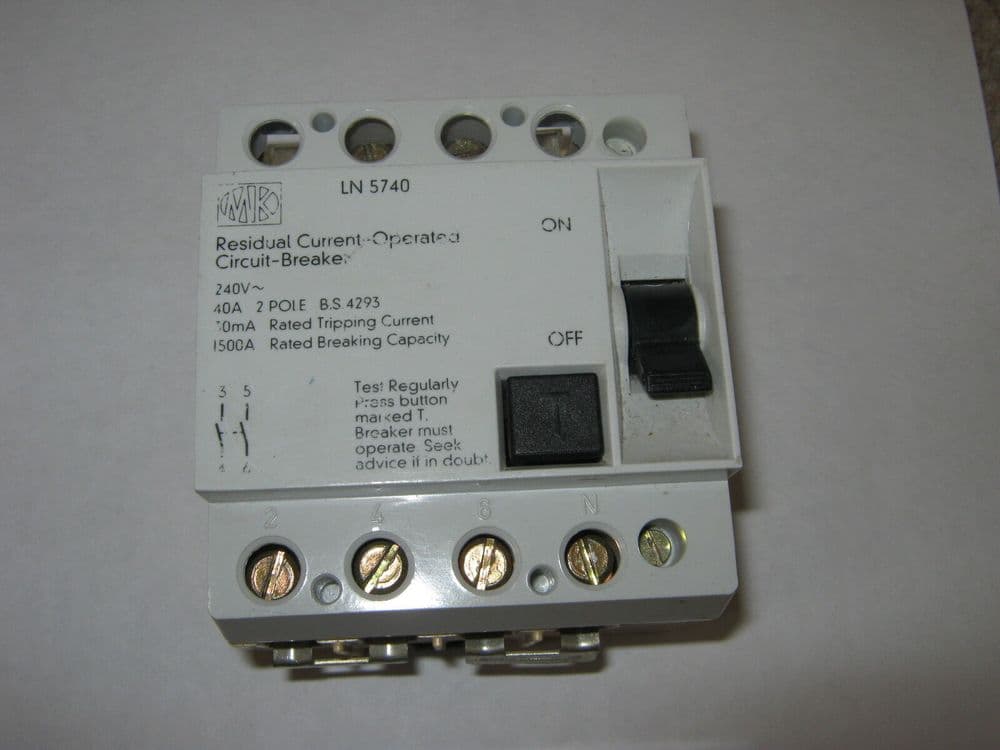 MK ELECTRIC LN 5740 40 AMP 30mA RCD BS 4293 CIRCUIT BREAKER