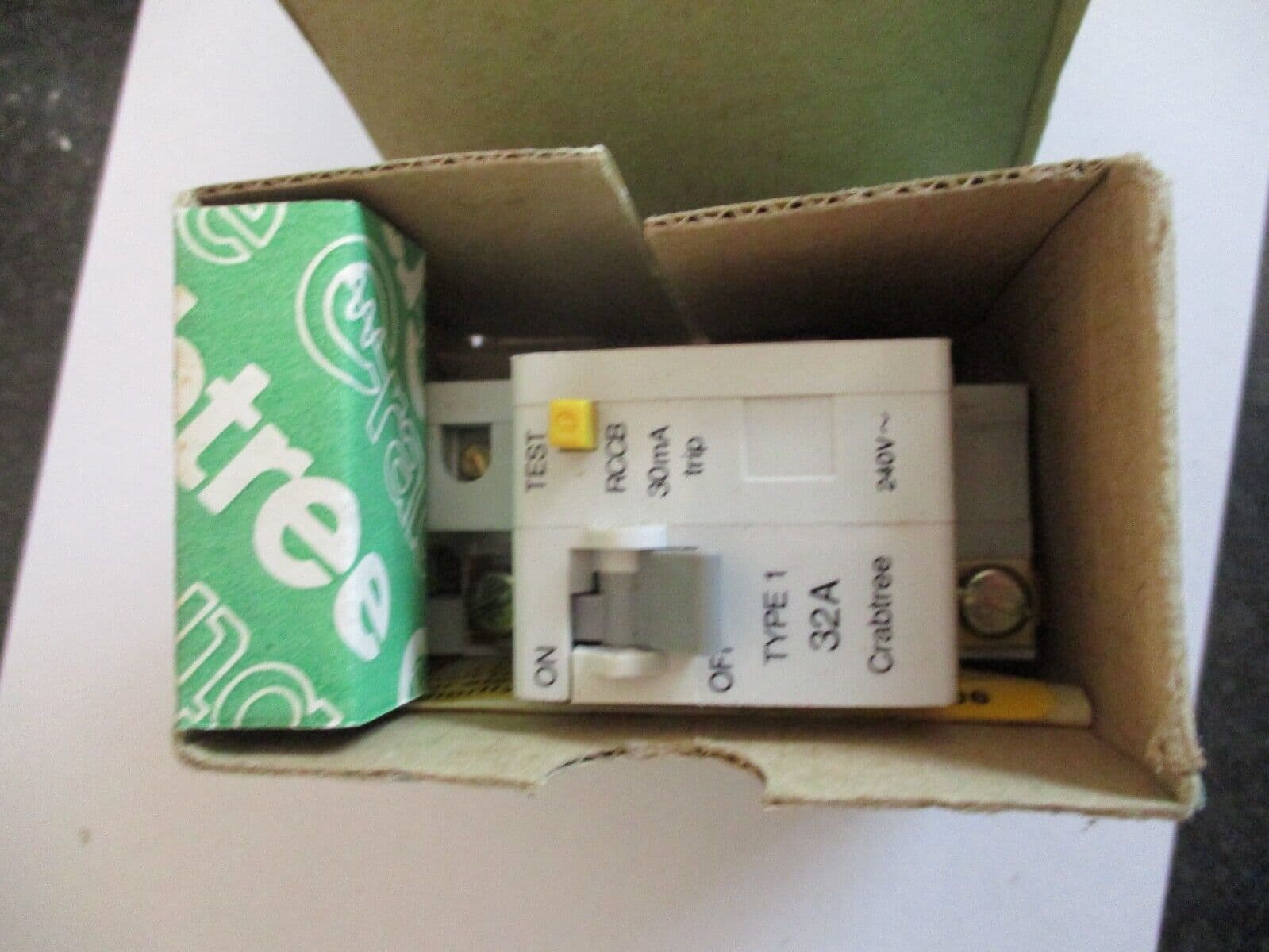 NEW CRABTREE SB6000 32 AMP 30mA 6132/030 DOUBLE POLE RCCB CIRCUIT BREAKER