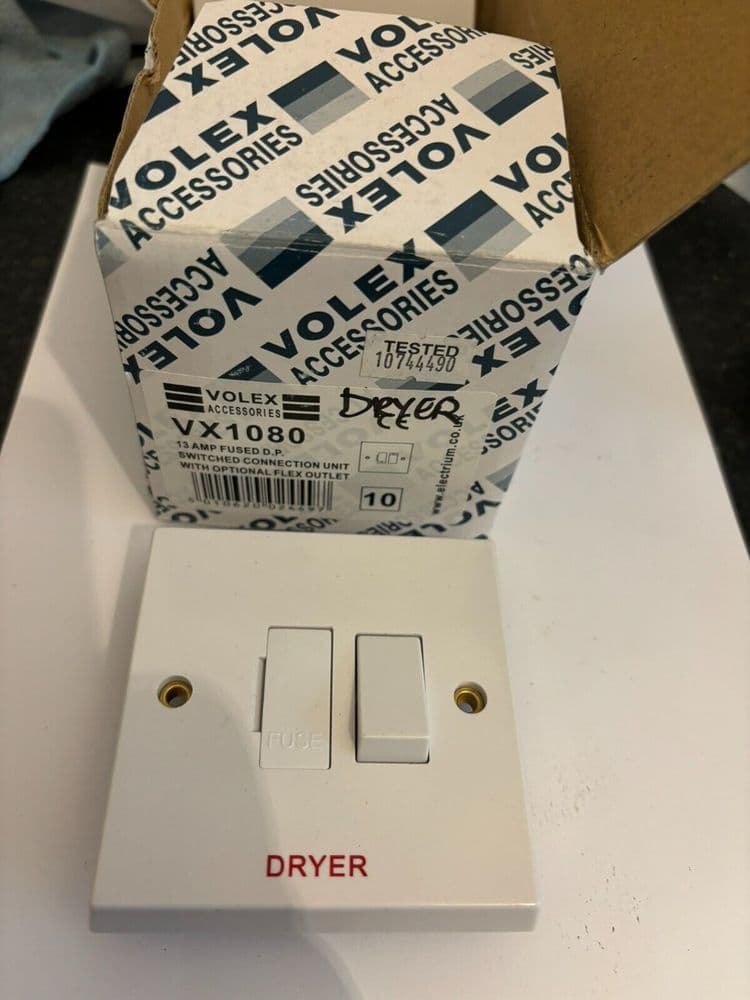 NEW VOLEX VX1080 13 AMP FUSED DP SWITCHED CONNECTION UNIT DRYER