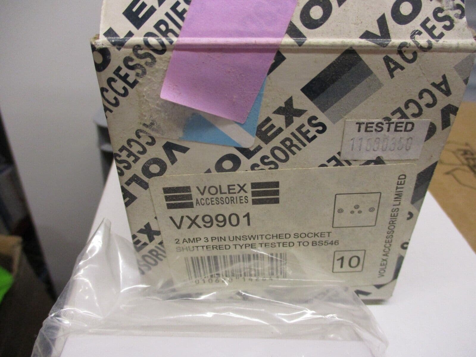 NEW VOLEX VX9901 2 AMP 3 PIN UNSWITCHED SOCKET