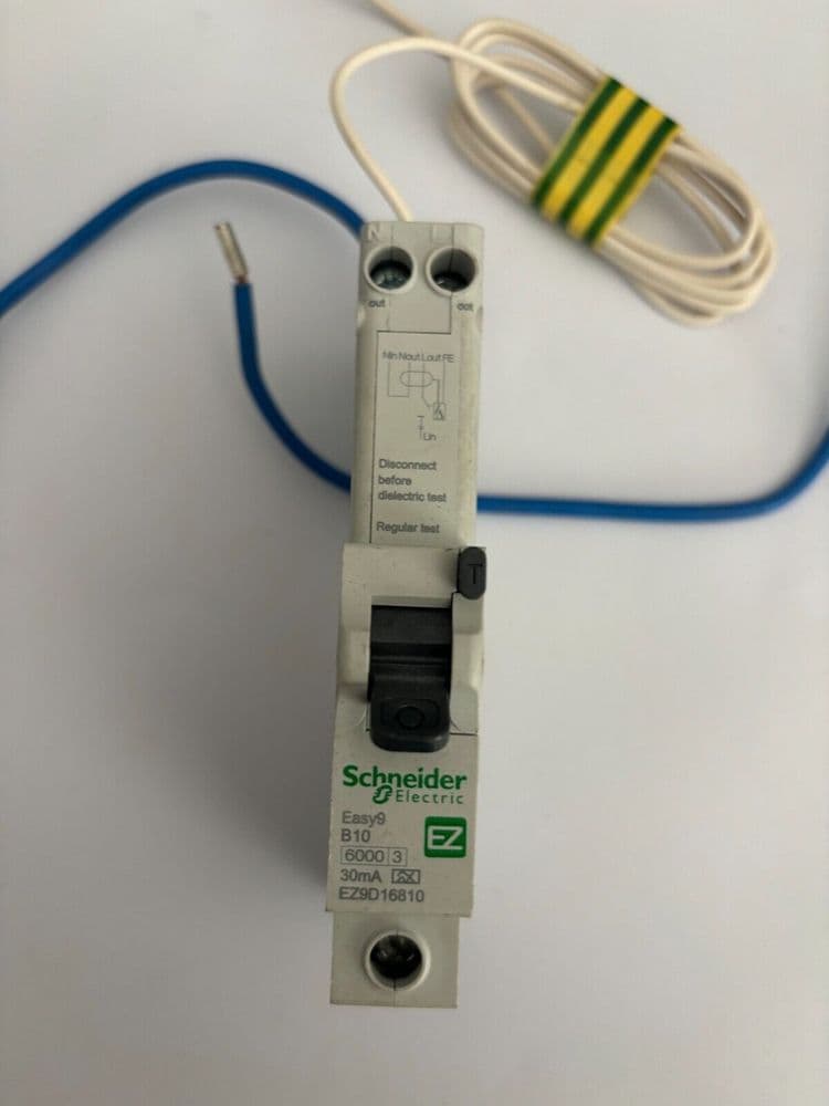 SCHNEIDER ELECTRIC EASY 9 B10 10 AMP 30mA EZ9D16810 SINGLE POLE RCBO