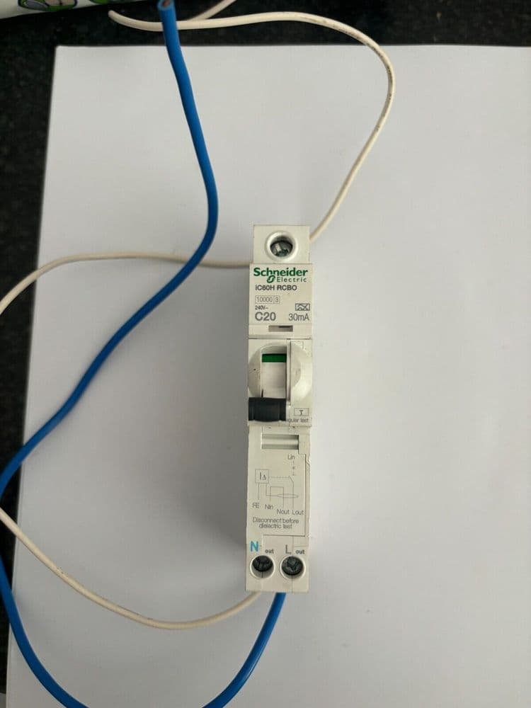 SCHNEIDER ELECTRIC IC60H C20 20 AMP 30mA A9D11820 SINGLE POLE RCBO