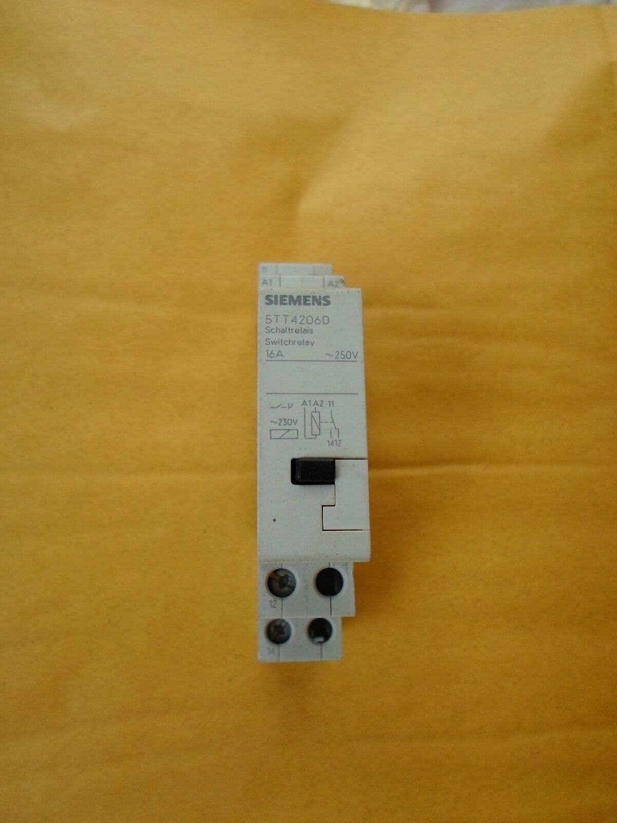 SIEMENS 5TT42060 16 AMP SPDT NON LATCHING RELAY