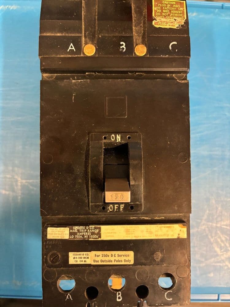 SQUARE D KH36150 150 AMP TRIPLE POLE MCCB CIRCUIT BREAKER