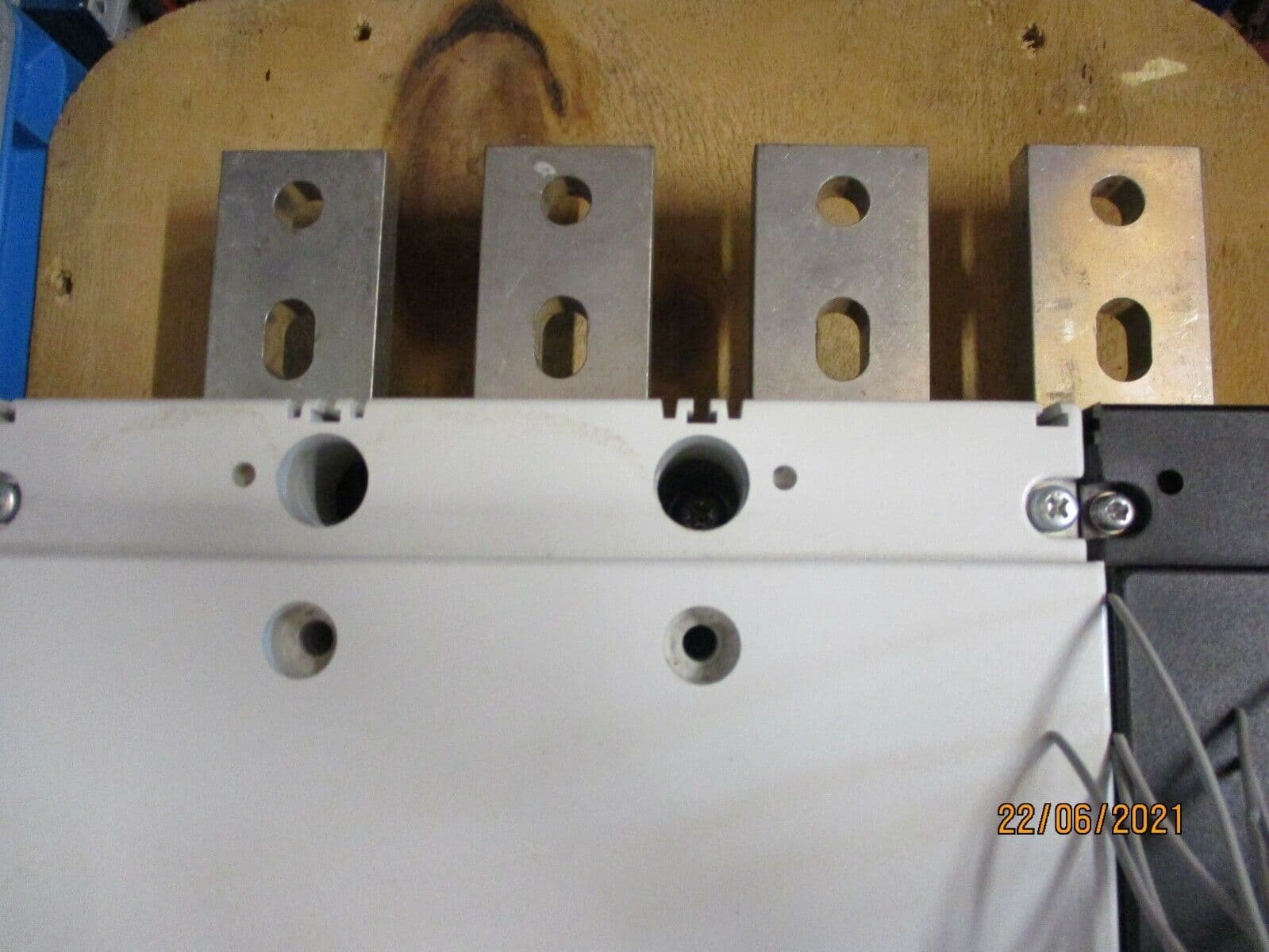 TERASAKI TEMBREAK 1250 AMP XS1250NN TRIPLE POLE ISOLATOR