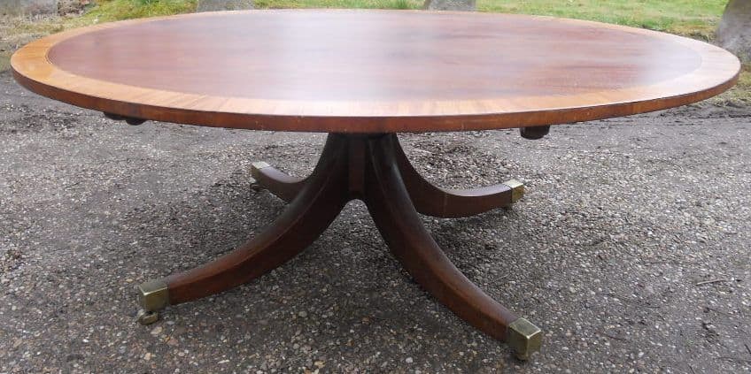 Large Oval Mahogany Coffee Table on Pedestal Base