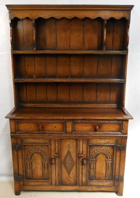 Oak Welsh Dresser of Small Proportions in the Antique Tudor Style