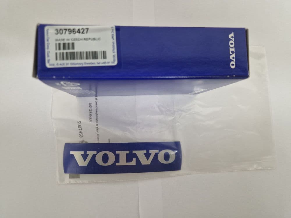 Volvo Front Grille Emblem - Blue 30796427