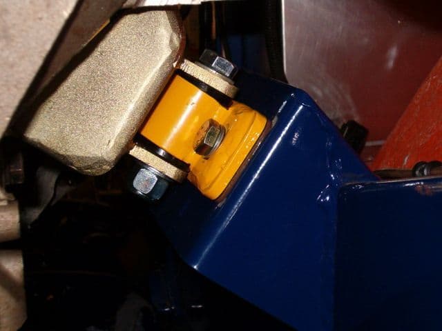 Captive Engine Mount Kit V8