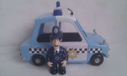 Adorable Postman Pat Greendale PC Selby Police Car & PC Selby Figure