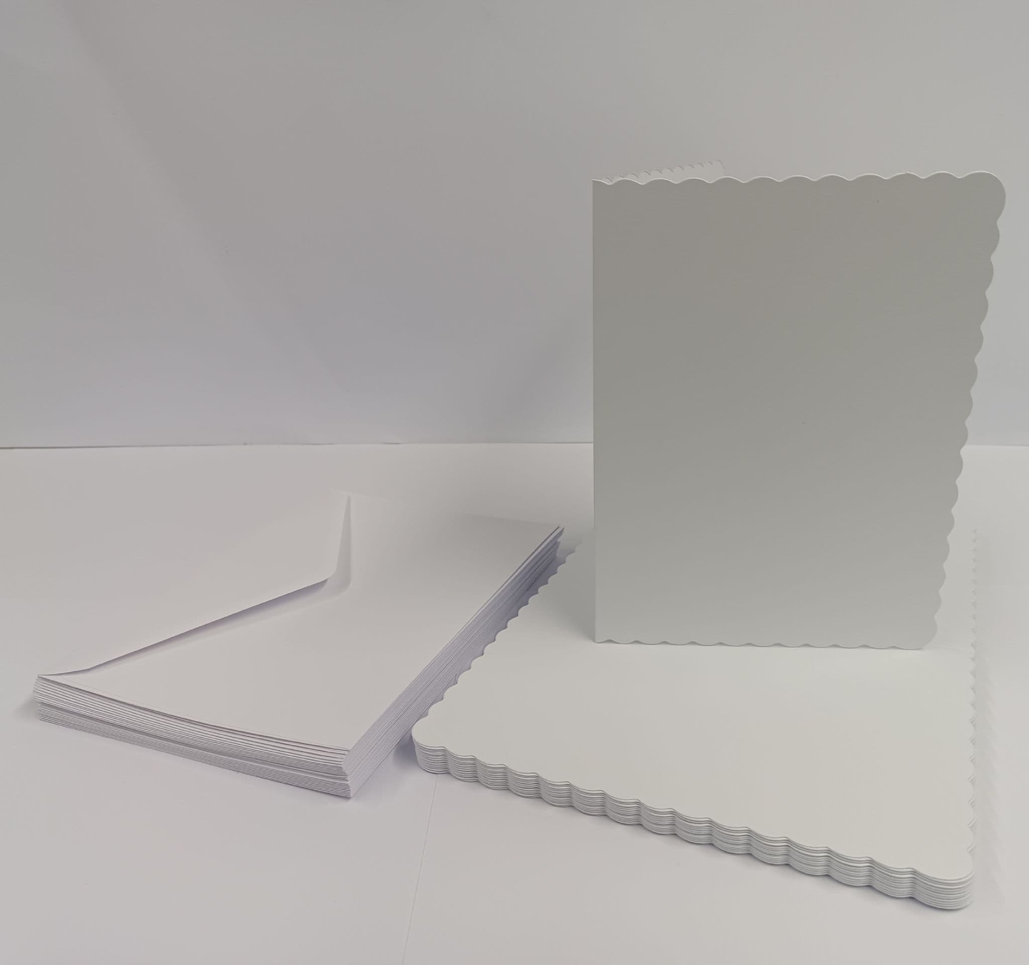 25 Pack 5" x 7" Pre-Creased Scalloped White Blank Cards 250gsm ...