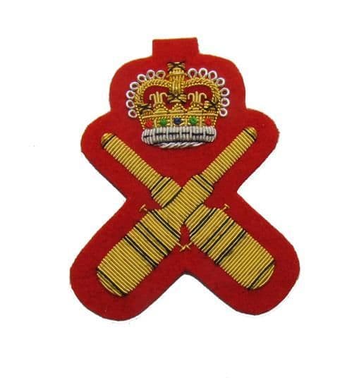 Badge Gunnery Instructor Dress ARM Badge Gold On Red R1180