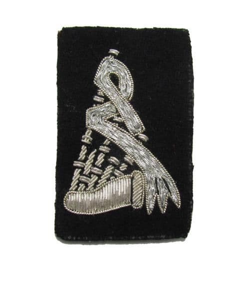 Badge Pipe and Drum Band Badge Silver on Black R1214