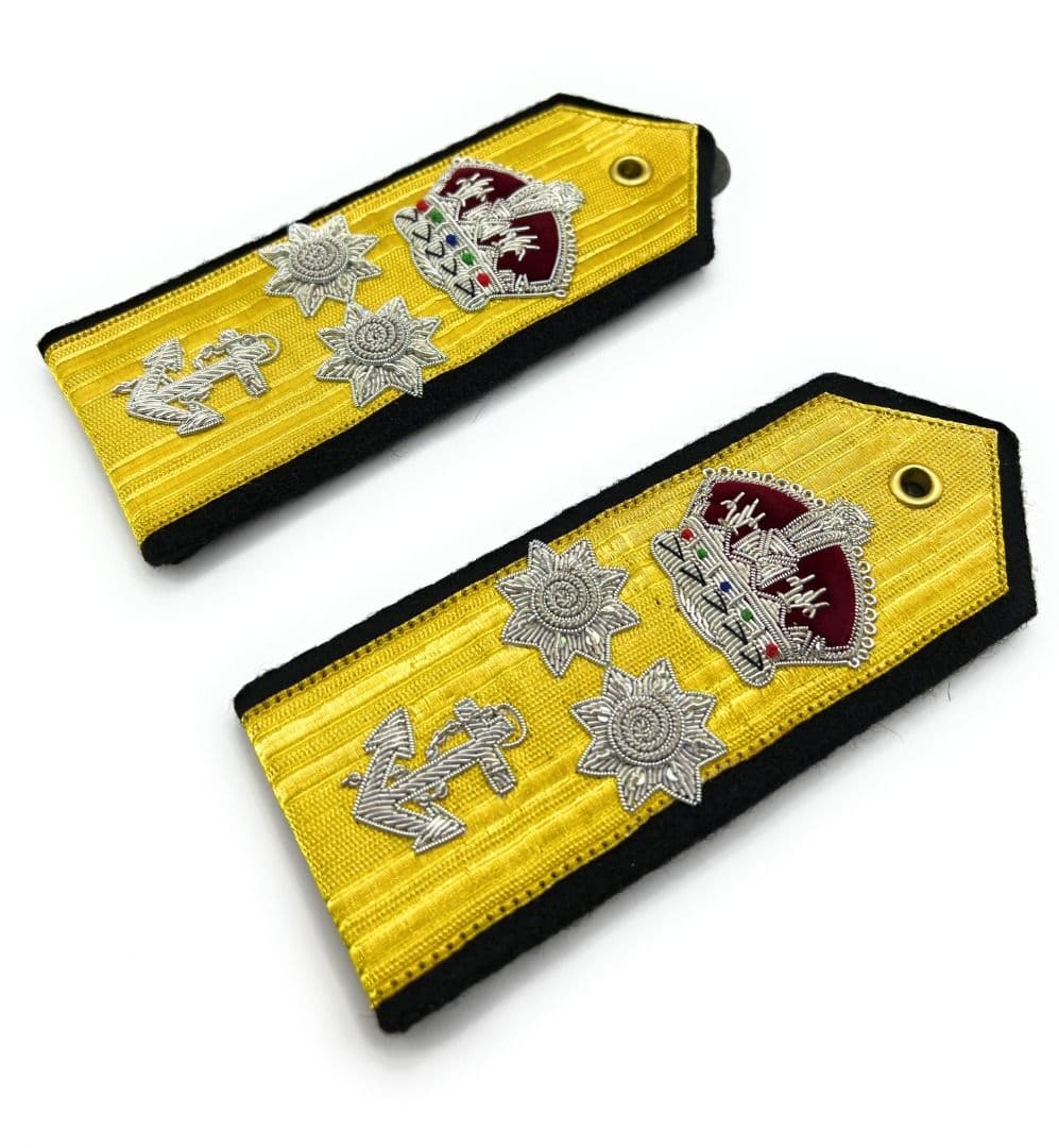 Epaulettes Shoulder Boards Press Stud Strap Back Commodore 1st class R1427