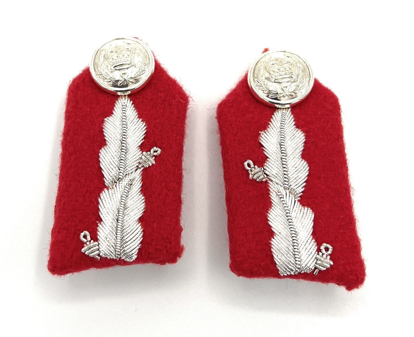 Lord Lt Gorgets Small with clip on silver oakleaf embroidery Crown button