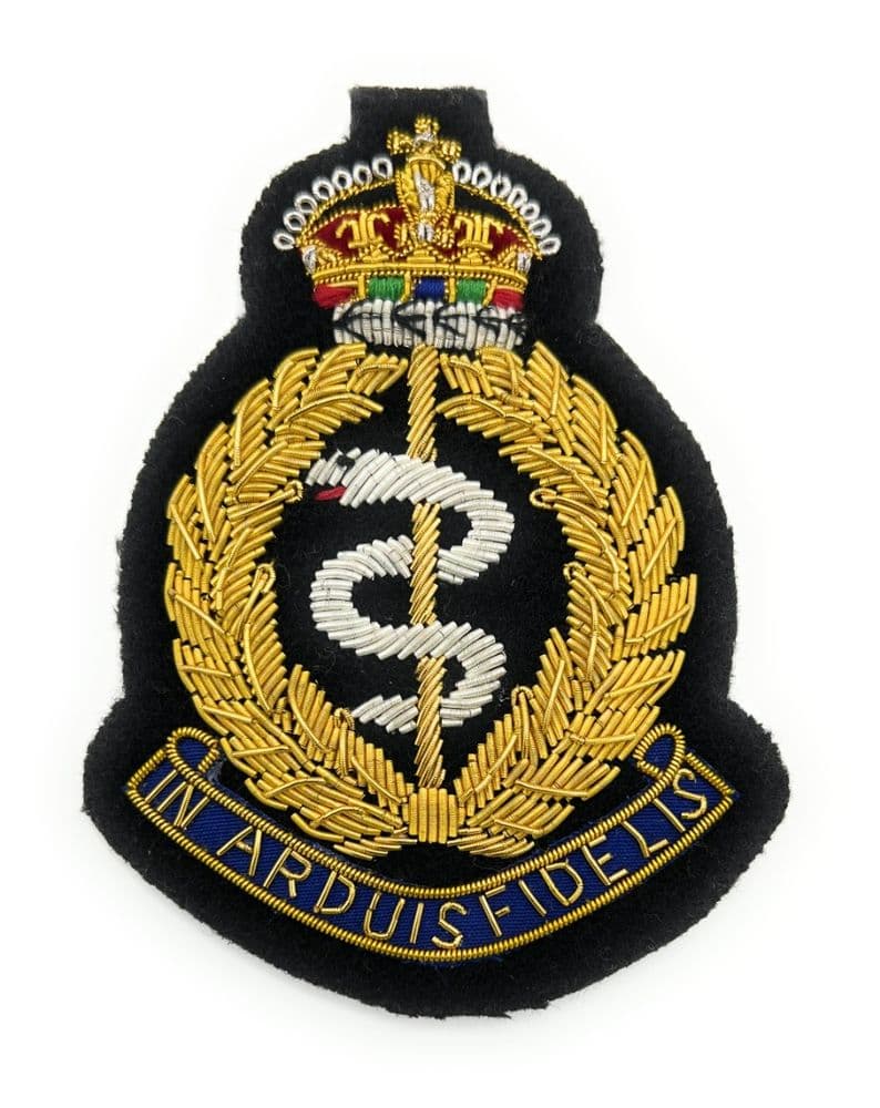 Royal Army Medical Corps RAMC Blazer Badge Kings CrownR2646