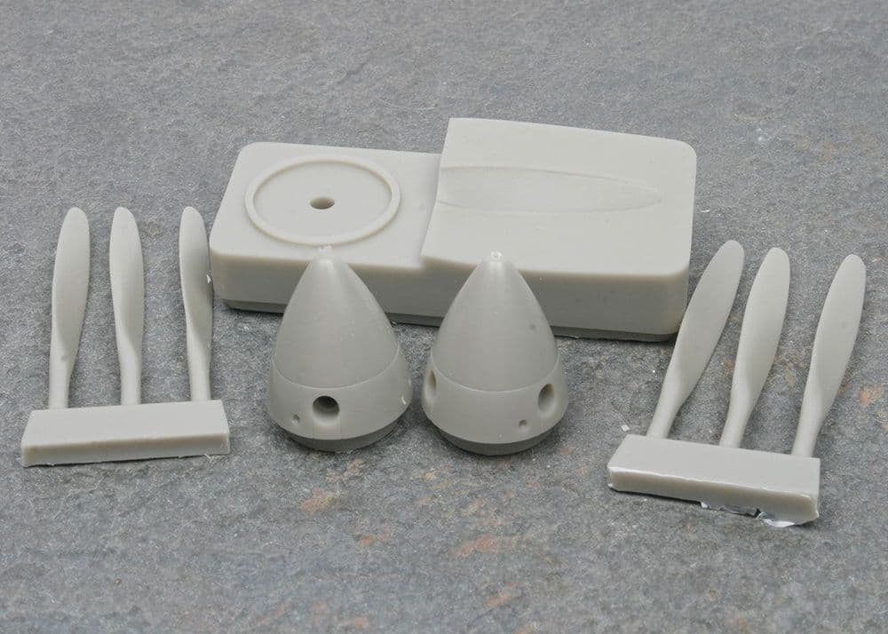 Tupolev Tu-25 Propellers w/tool