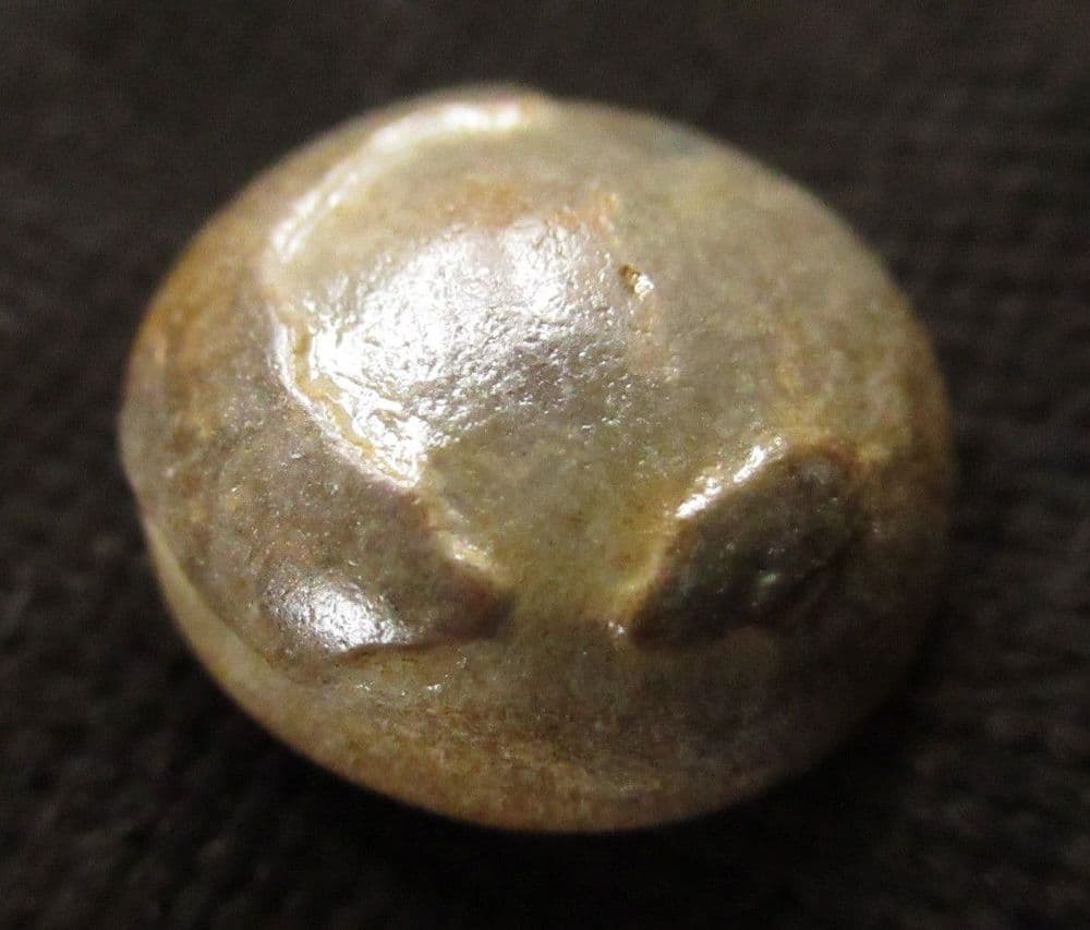 THE TOADSTONE OF FOLKLORE - FISH TOOTH FROMM THE CRETACEOUS OF BEDFORDSHIRE