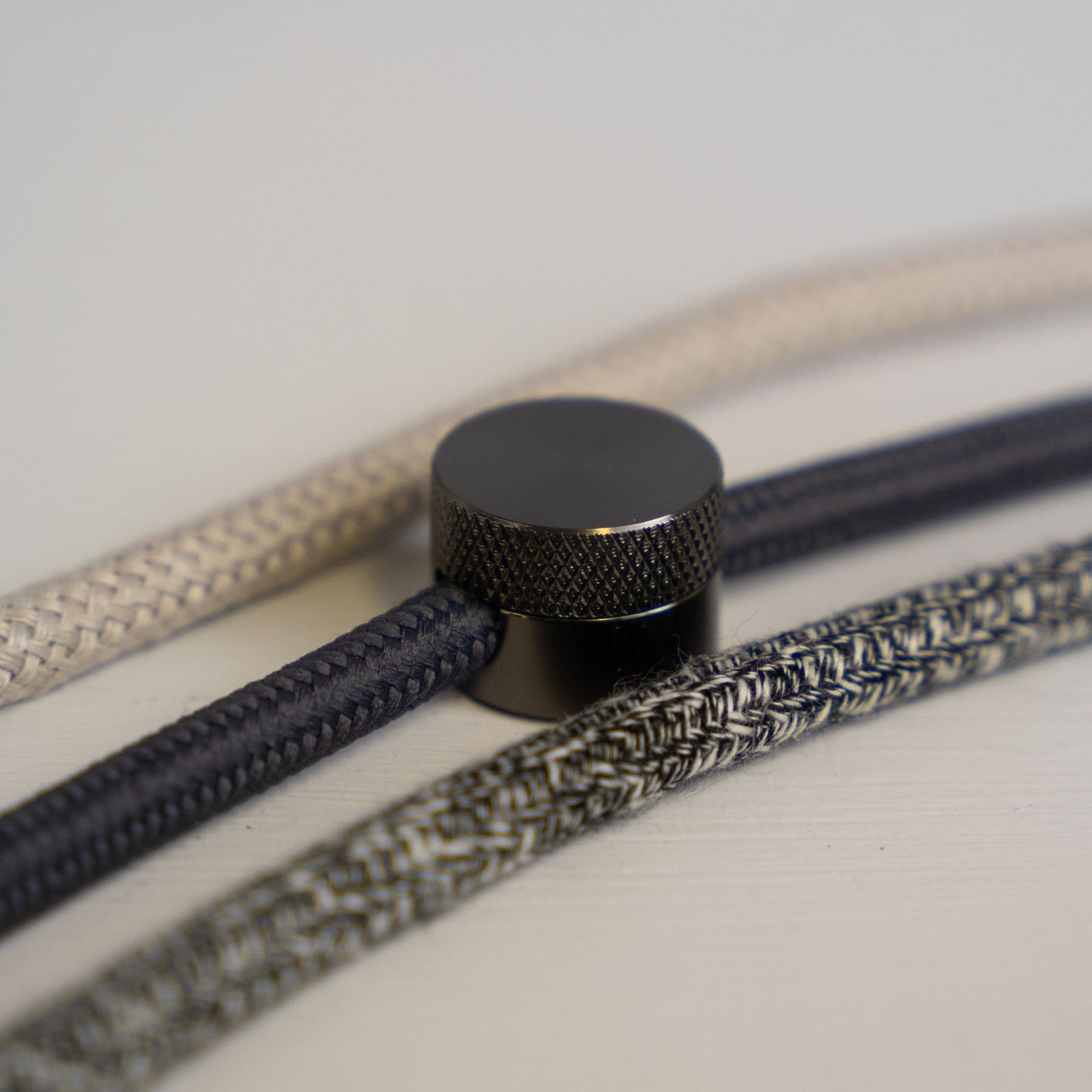 Knurled Aluminium Cable Guide Obsidian Plated