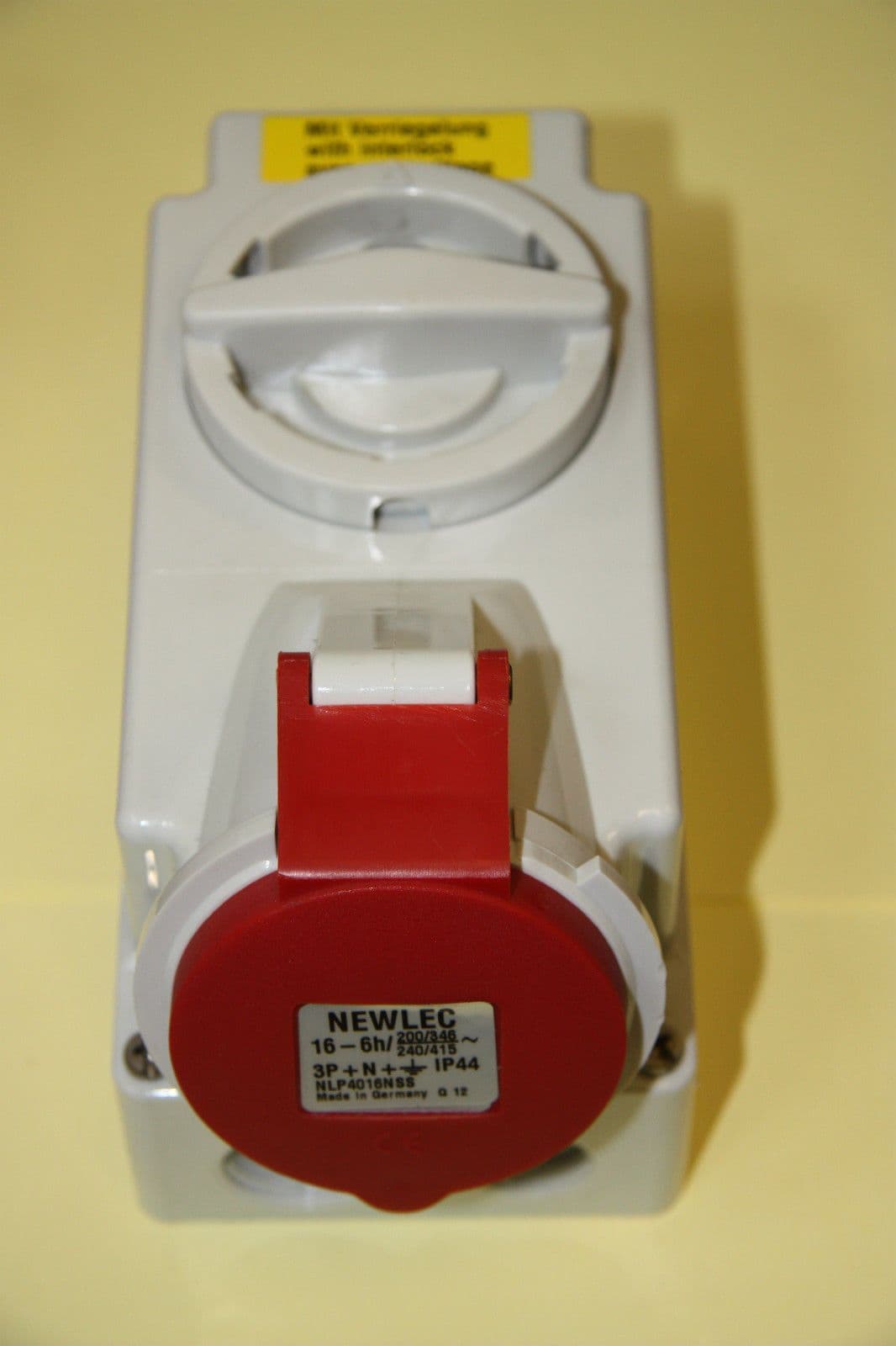 Bals CEE Norm 16185 16A 415V 3P N E IP44 Switched Double-Interlocked ...