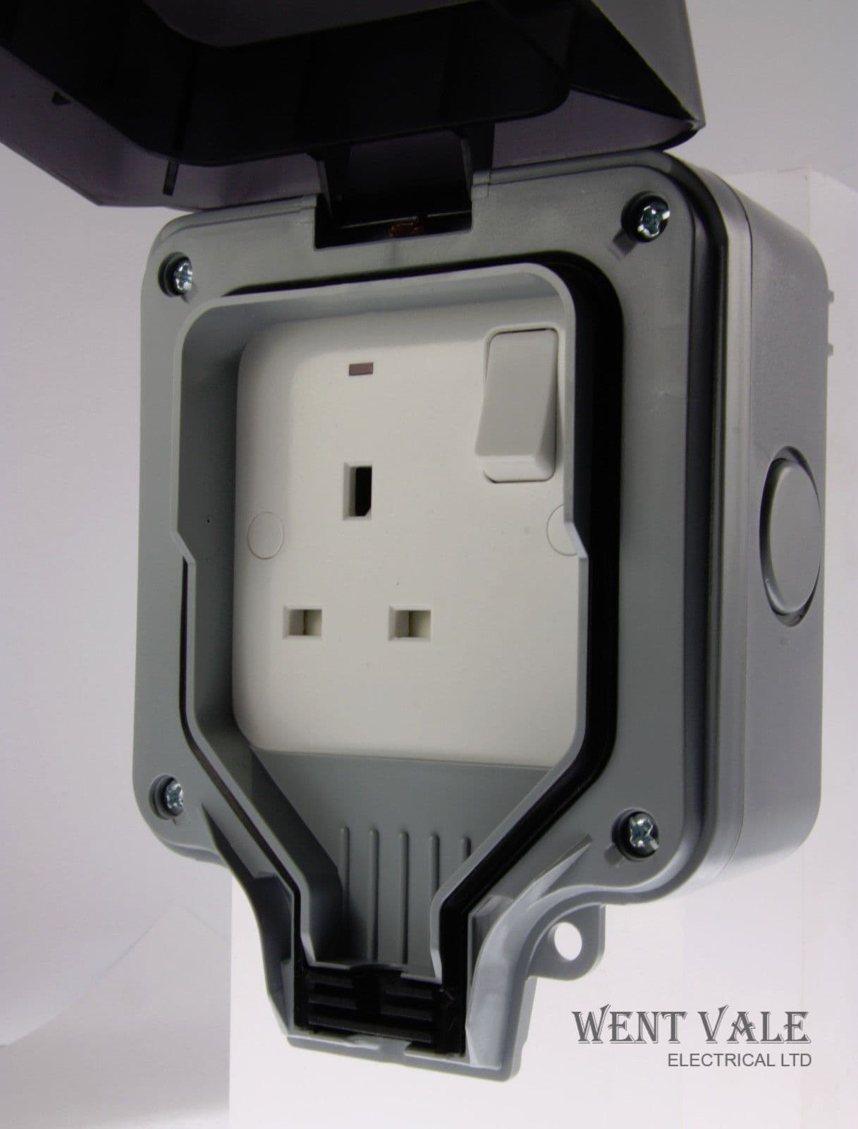 BG Nexus - Weatherproof Storm WP21 - IP66 Single Switched 13a Socket ...