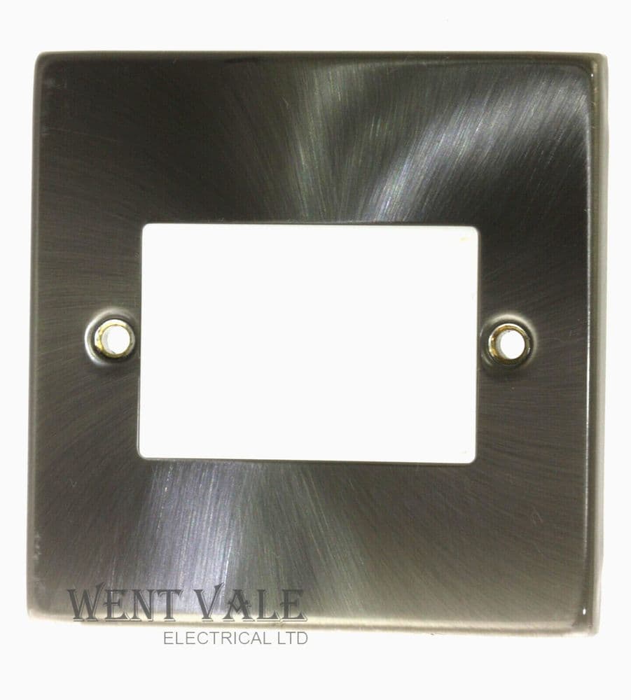 Click Deco Victorian - VPSC403WH - 1 Gang MiniGrid Triple Aperture ...