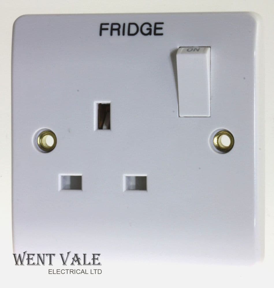 Click Mode - CMA035 - 13a Single Switched Socket Outlet Marked Fridge