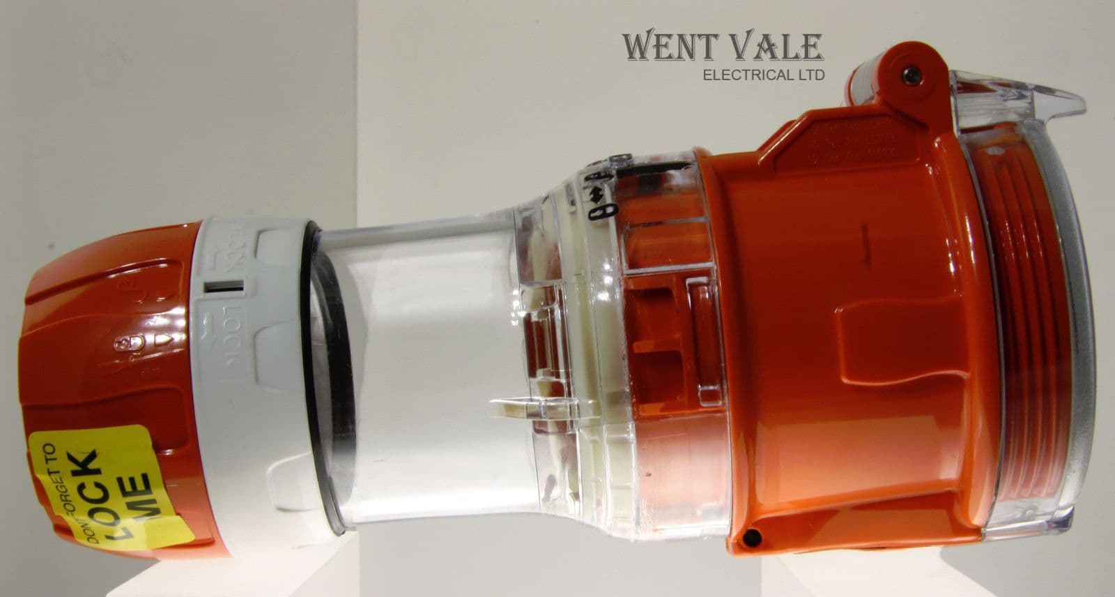 Clipsal 56CSC532 - 250V 32A 5 Round Pin Cord Extension Skt in Electric ...