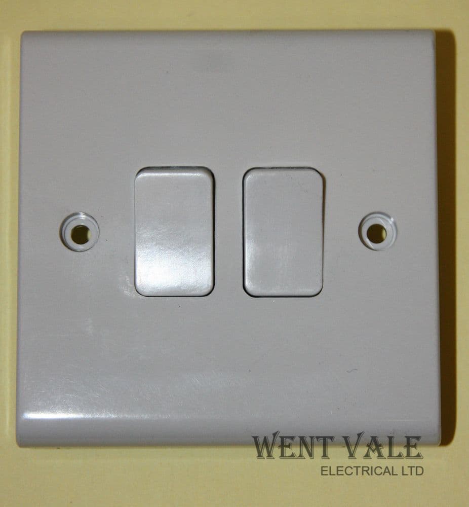 Deta Slimline - S1240 - 10a Two Gang One Way Plate Switch New