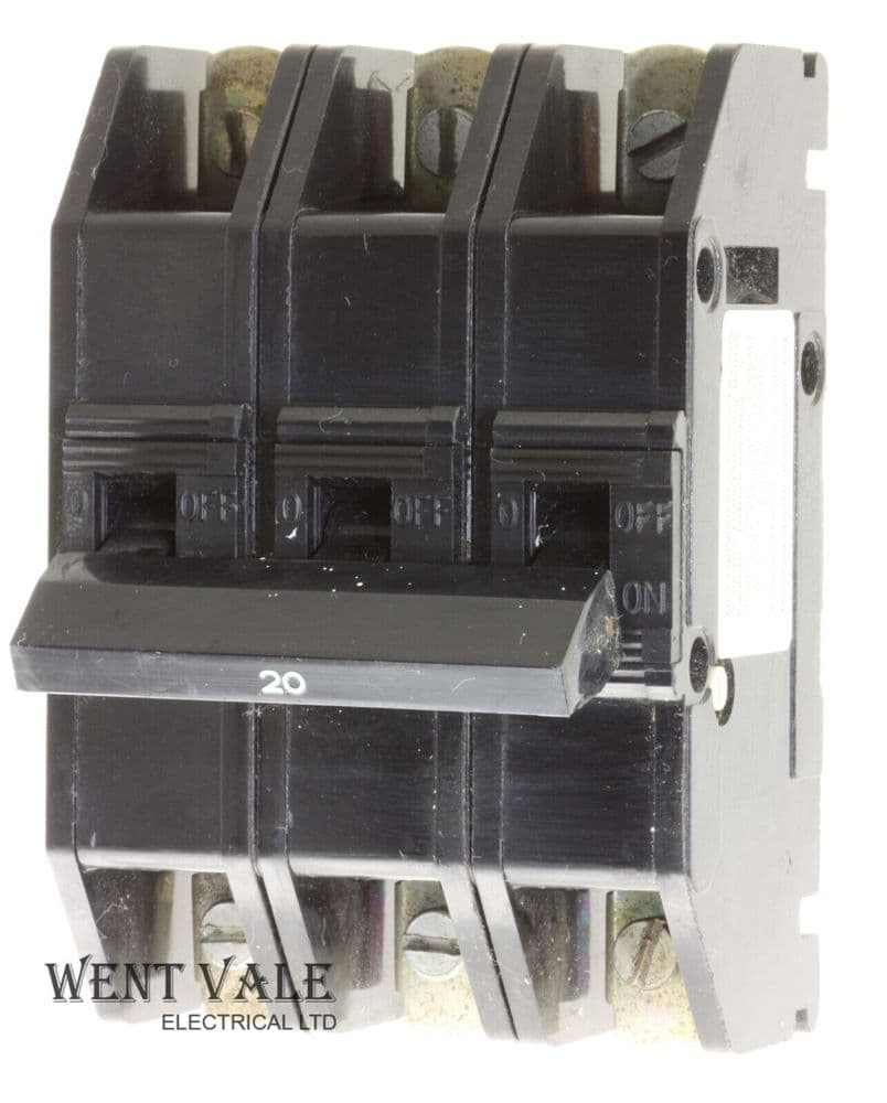 Dorman Smith Loadmaster Series 15 Range - LM3P20 - 20a Type 3 Triple ...