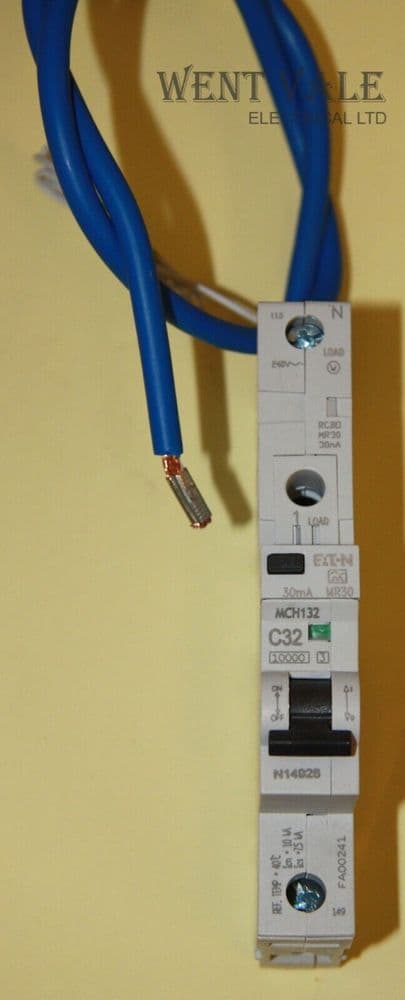 Eaton/MEM Memshield 2 - MBH132R30 32a 30mA Type B S/Pole MCB MR30 Field ...