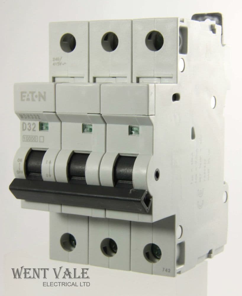 Eaton Memshield 2 - MDH332 - 32a Type D Triple Pole MCB Used