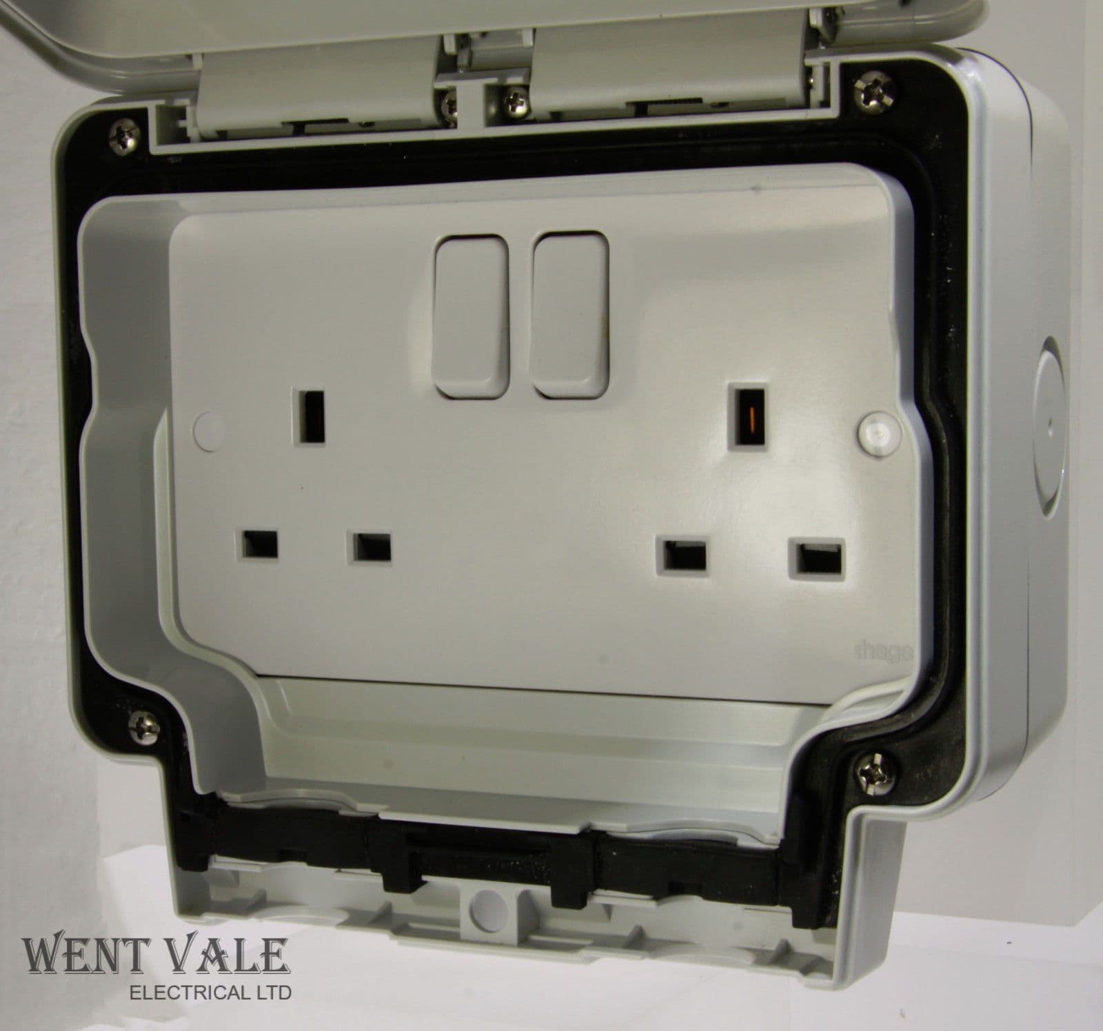 Hager Sollysta IP66 Range - WXPSS82 - Outdoor 13a Surface Twin Switched ...