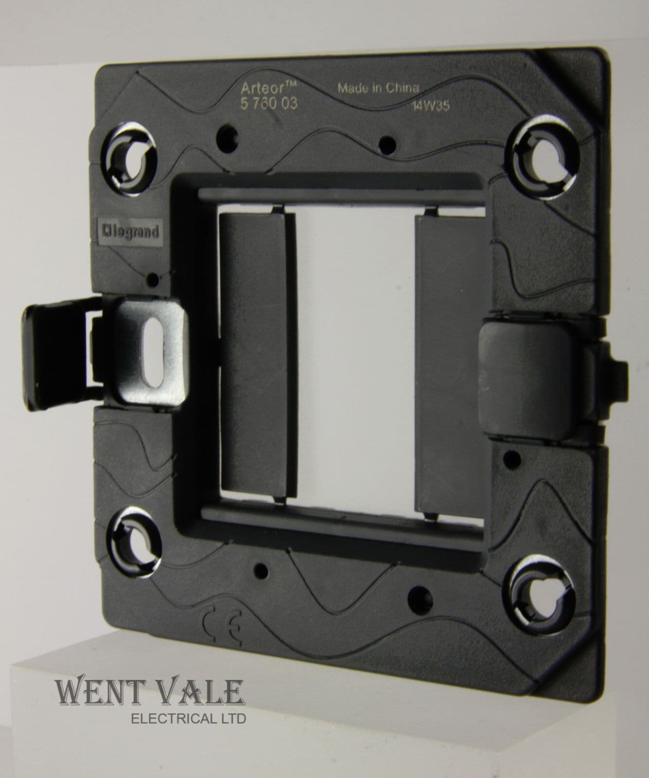 Legrand Arteor - 5760 03 - 1 Gang 1/2 Module Support Frame For BS Type ...