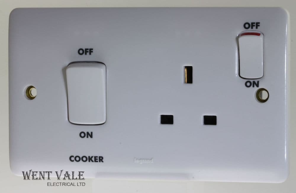 Legrand Synergy - 7300 29 - 45a Cooker Control Switch and Socket With ...