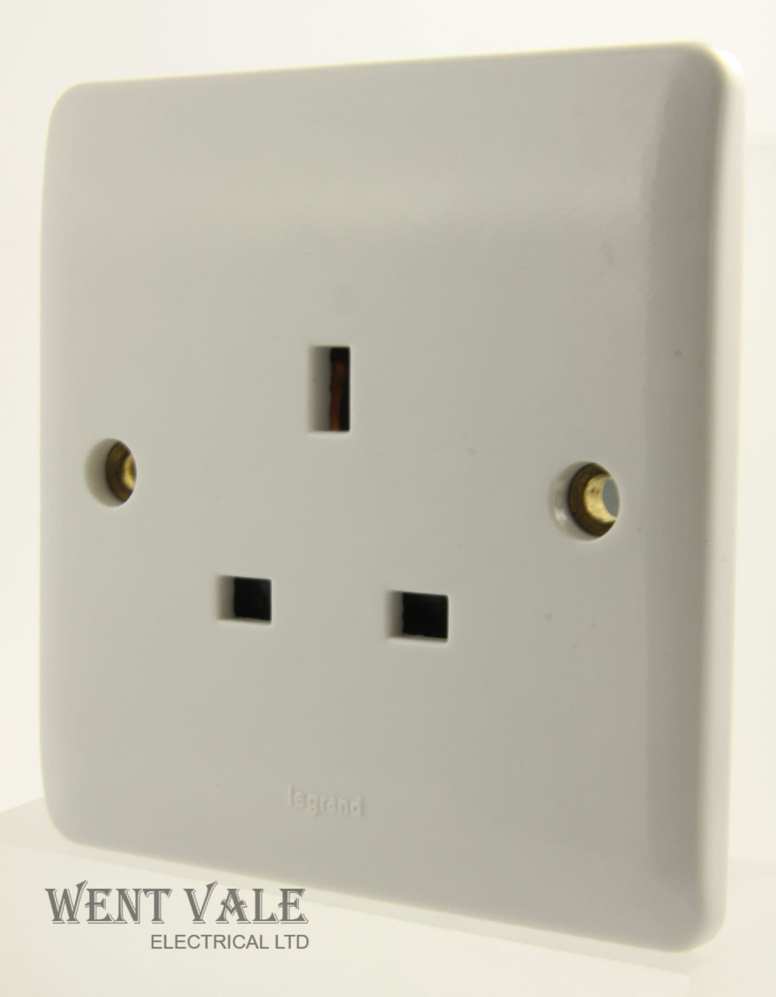 Legrand Synergy - 7300 65 - 13a 1 Gang Un-switched Socket New