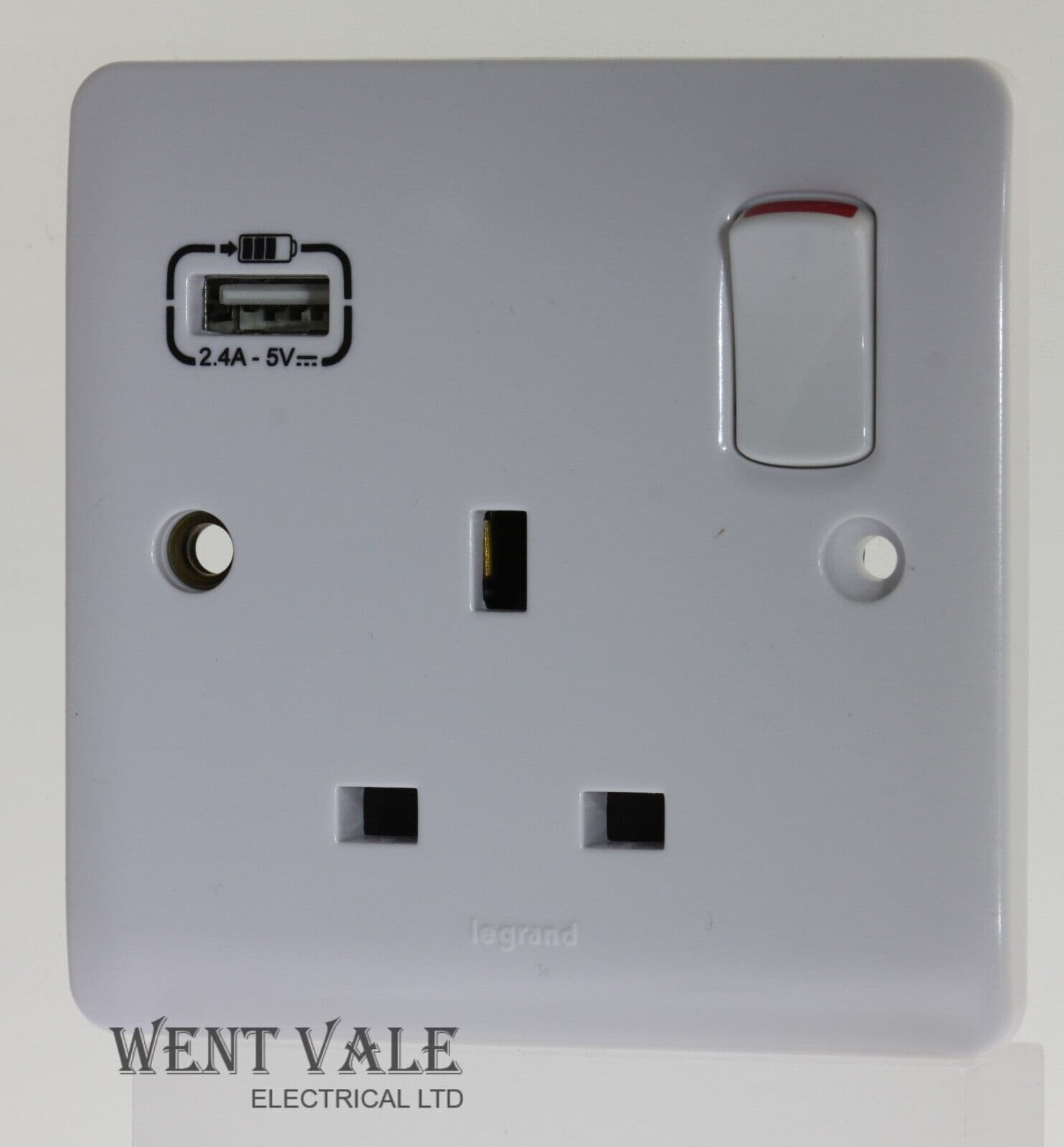Legrand Synergy White Moulded - 7300 78 - 13a Single Switched Socket ...