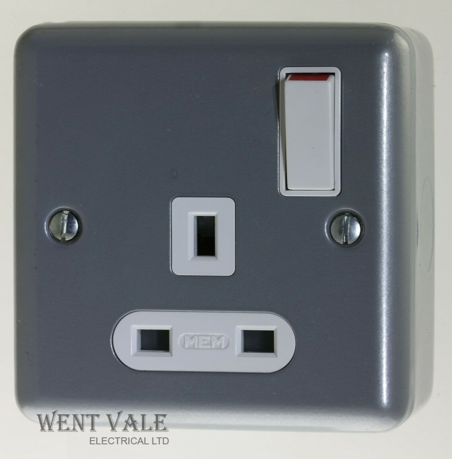 MEM/Eaton Xtra Surface Range - X521MG - 13a Single Surface DP Switched ...