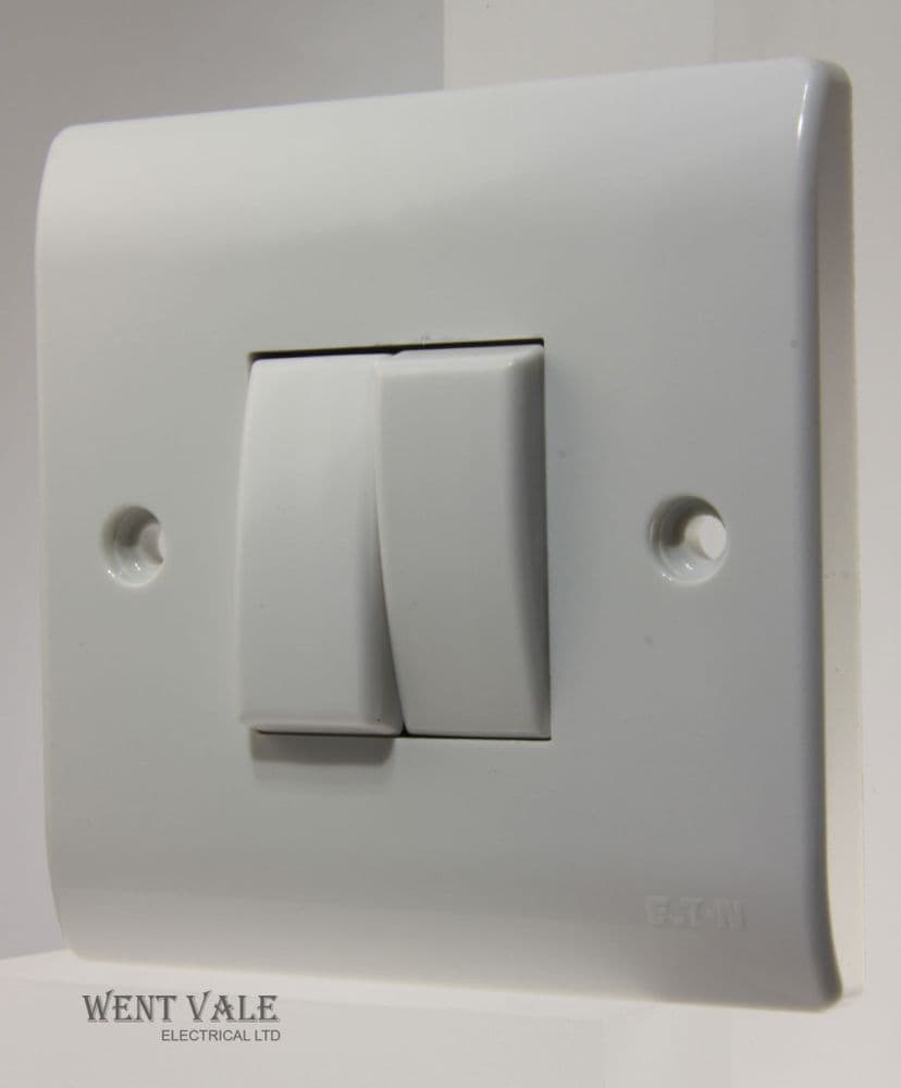 MEM Premera Range - P022 - 10ax Two Gang Two Way Plate Switch New