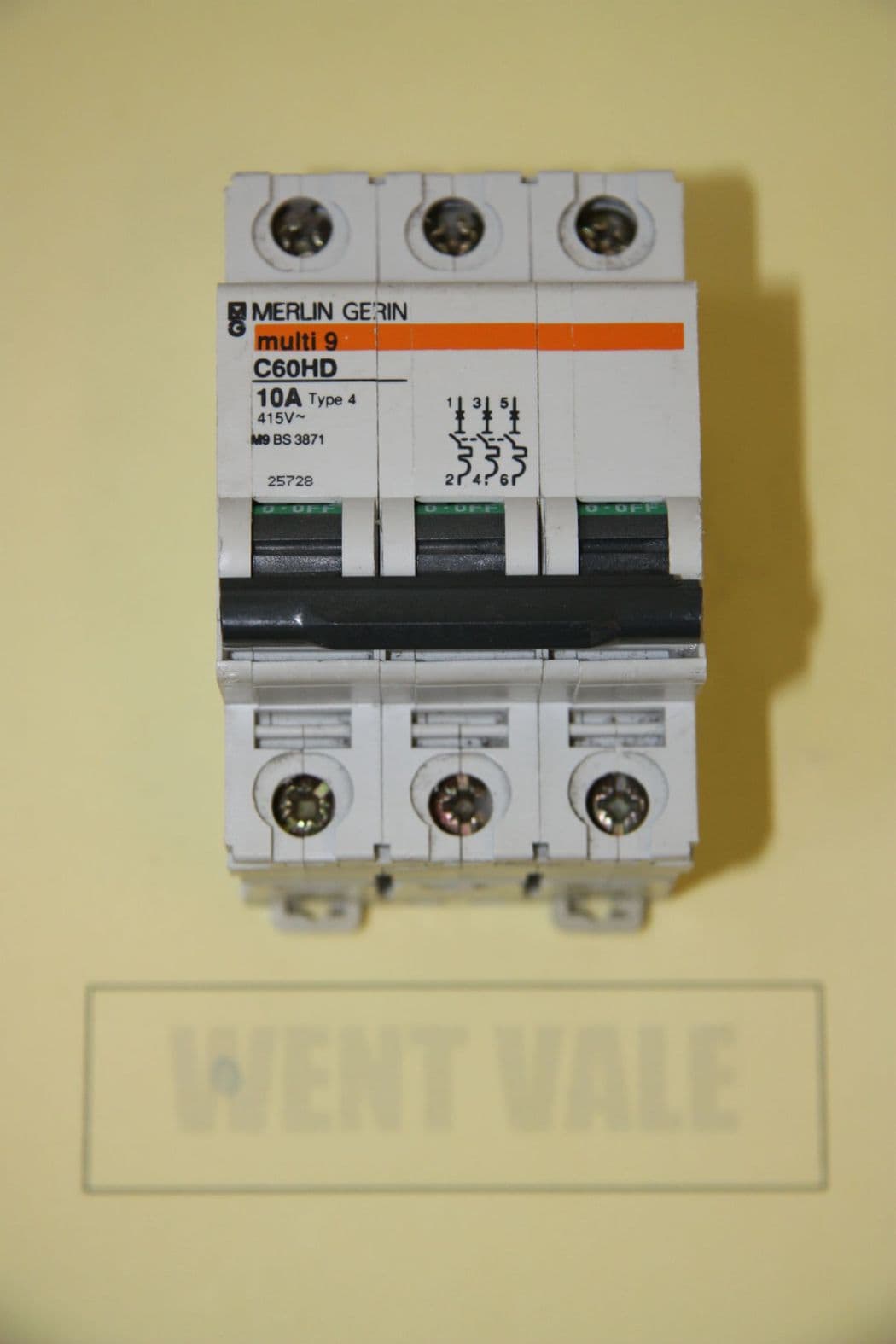 Merlin Gerin - Multi 9 - 25616 - C60H - 10a Type 2 Triple Pole MCB Used