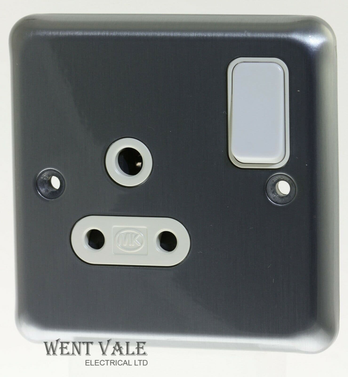 MK Albany Plus - K2881 MCO - 5a Switched Round Pin Socket New