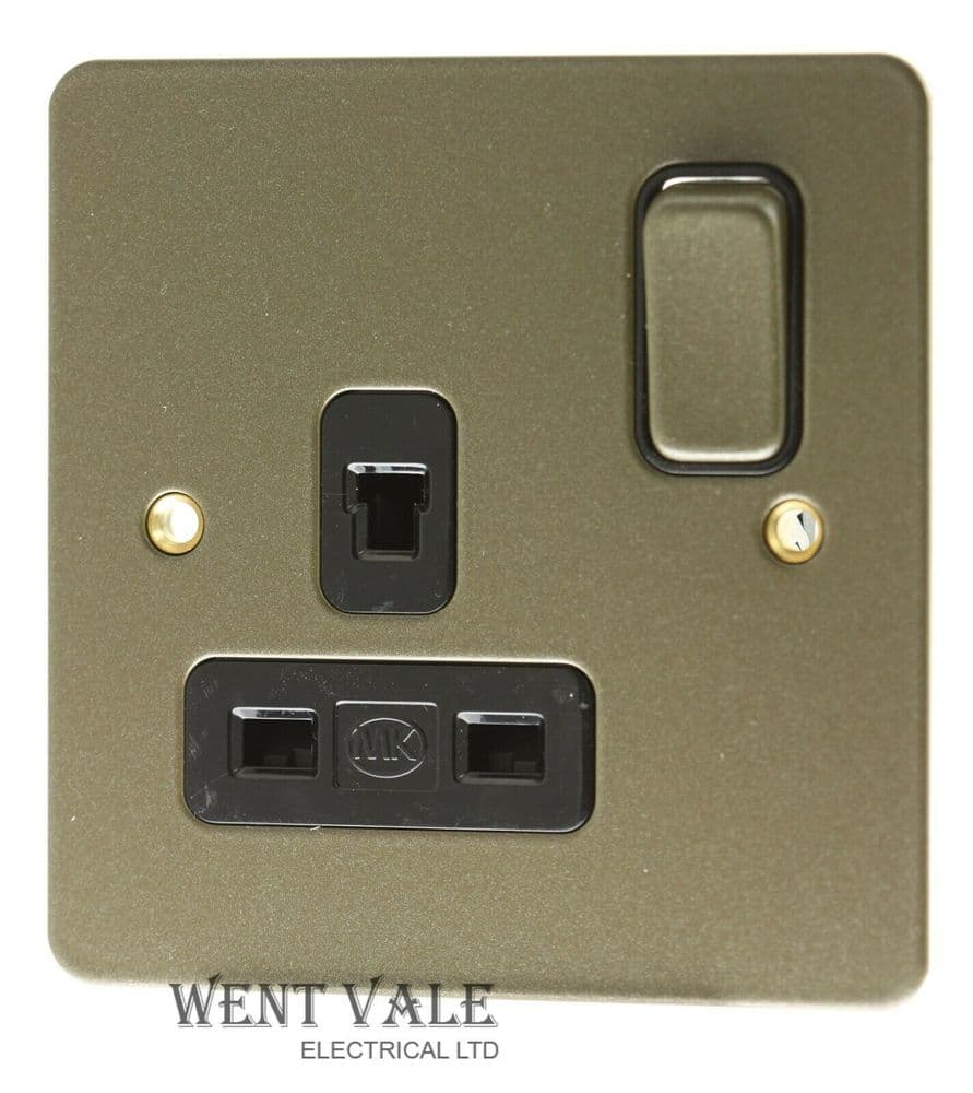 MK Edge - K14268 DBZ B -13a Non Standard Single Clean Earth Socket NIB